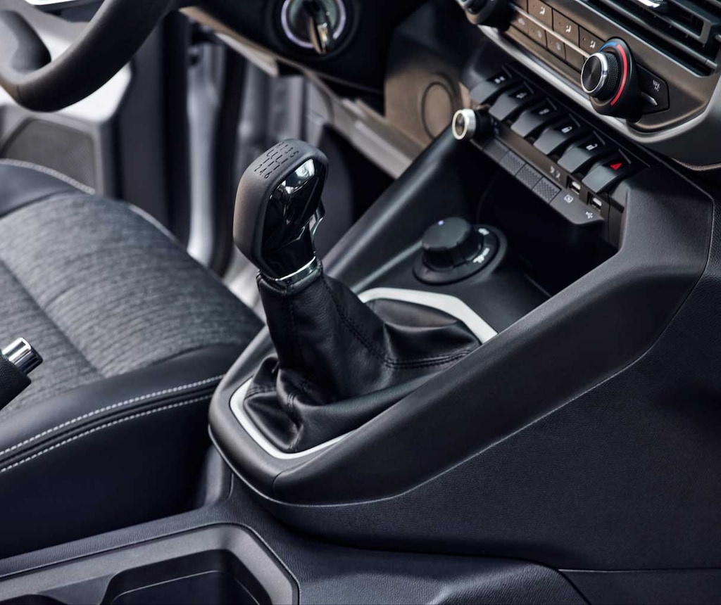 PEUGEOT LANDTREK 4X4 PICKUP | Available in 4X2 and 4X4 drive